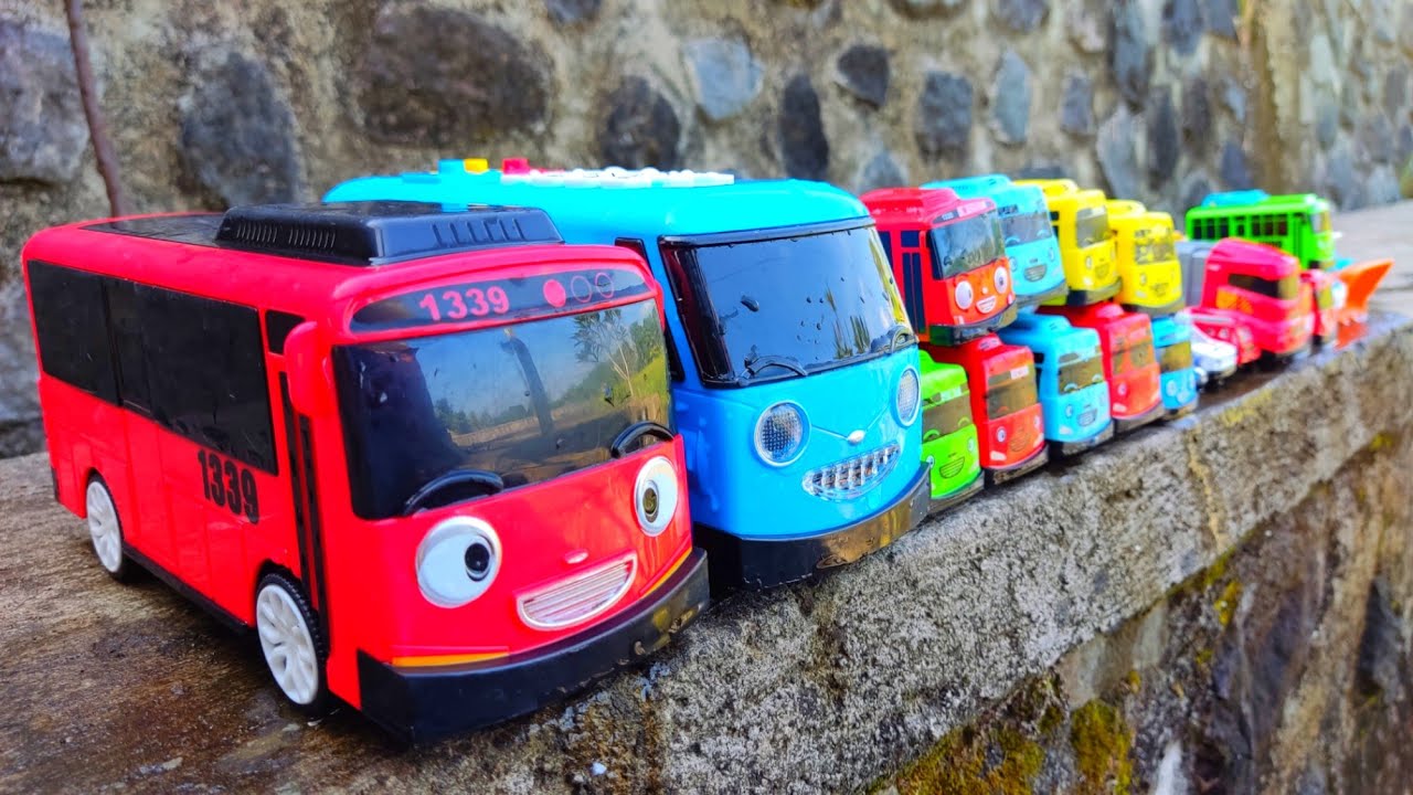 Mencari mainan bus tayo besar, gani, rogi dan lani, mobil excavator ...