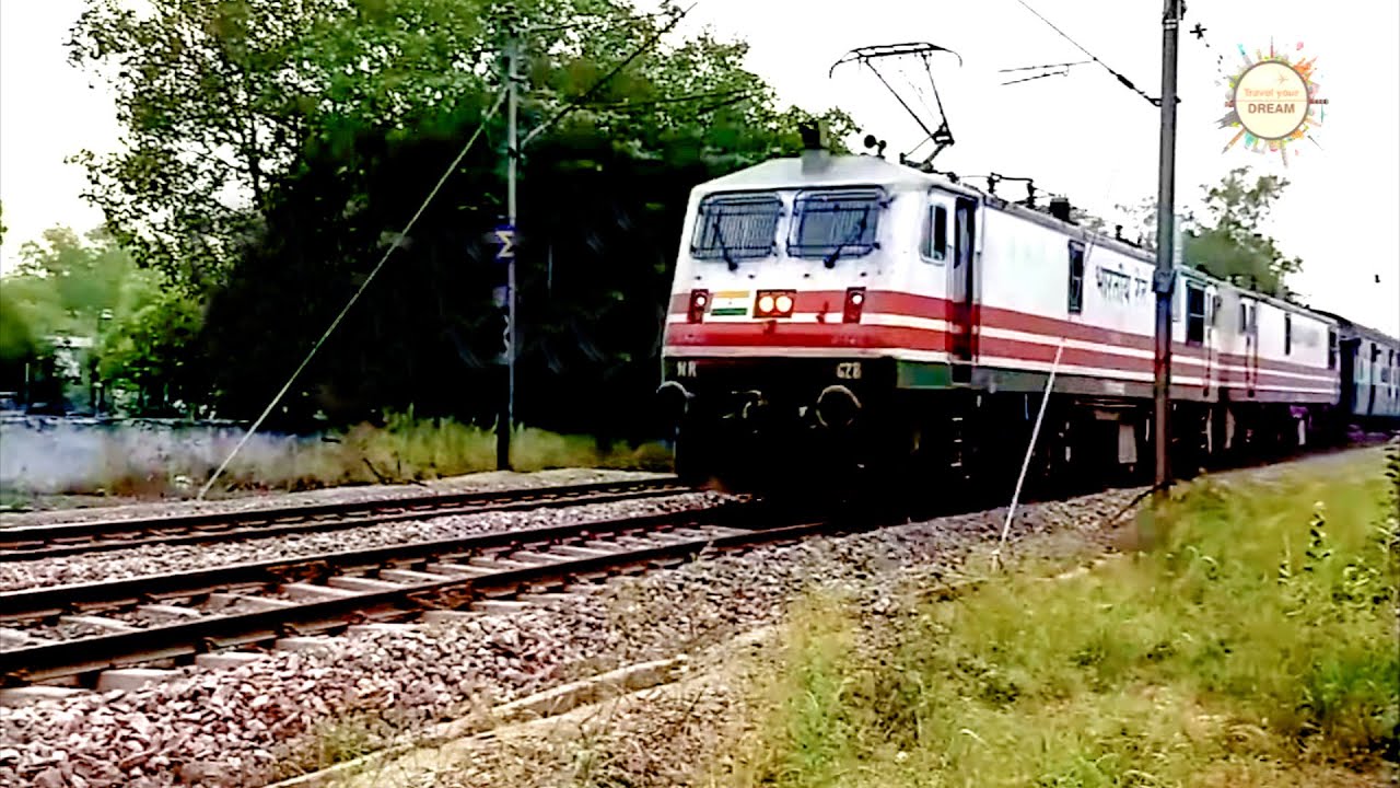 WAP 5 twins with front pento powered Mewar super fast Express #12963 ...