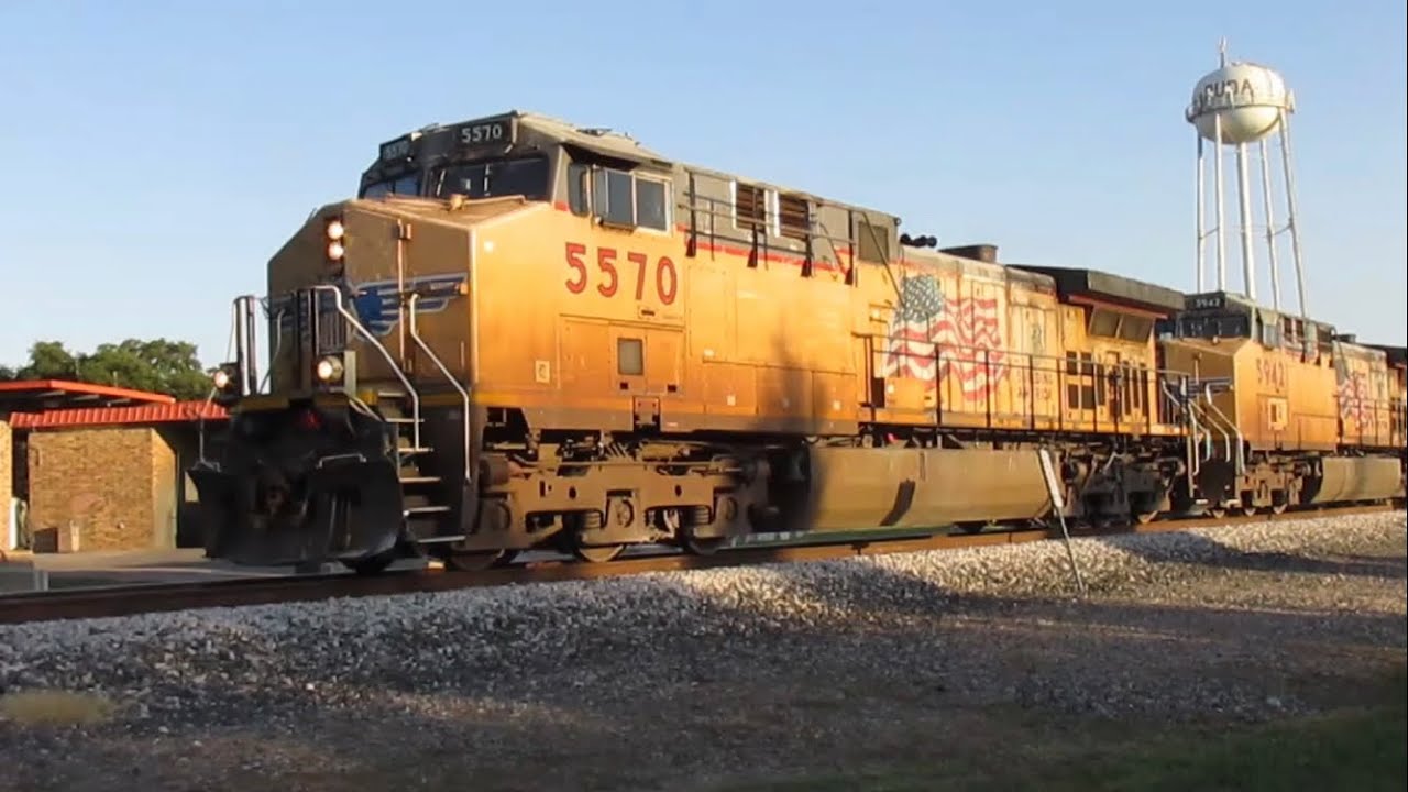 UP 5570 Leads a Northbound Limestone Train Thru Buda, TX With a Rear DPU - YouTube