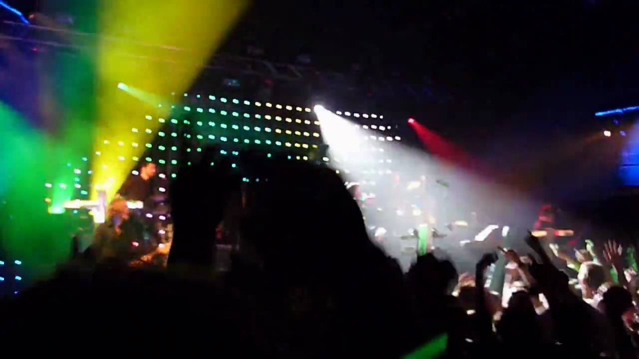 "THE GIRLS" -CALVIN HARRIS - *LIVE HD* NORWICH UEA LCR 15/10/09 - YouTube