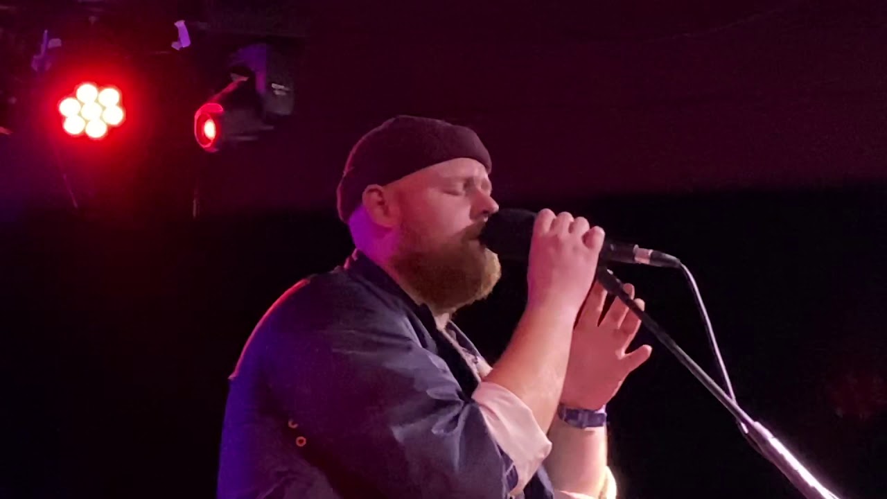 Fade Away (acoustic) - Tom Walker - Manchester 13/02/20 - YouTube