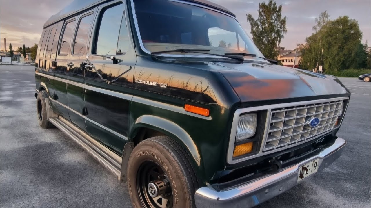 Ford Econoline - YouTube