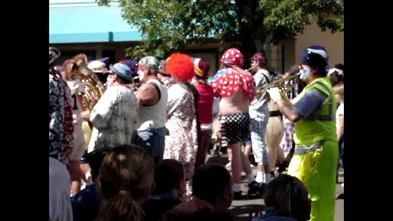 Man's Head Explodes Trying To Flee From Clown - YouTube