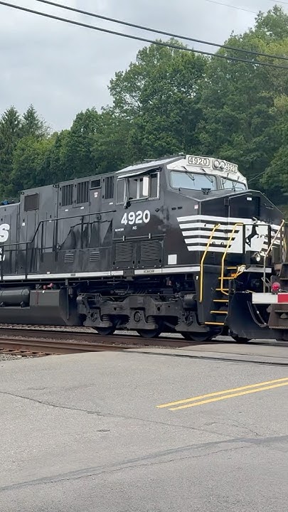 NS 1014 leads 4920 on 64R - YouTube