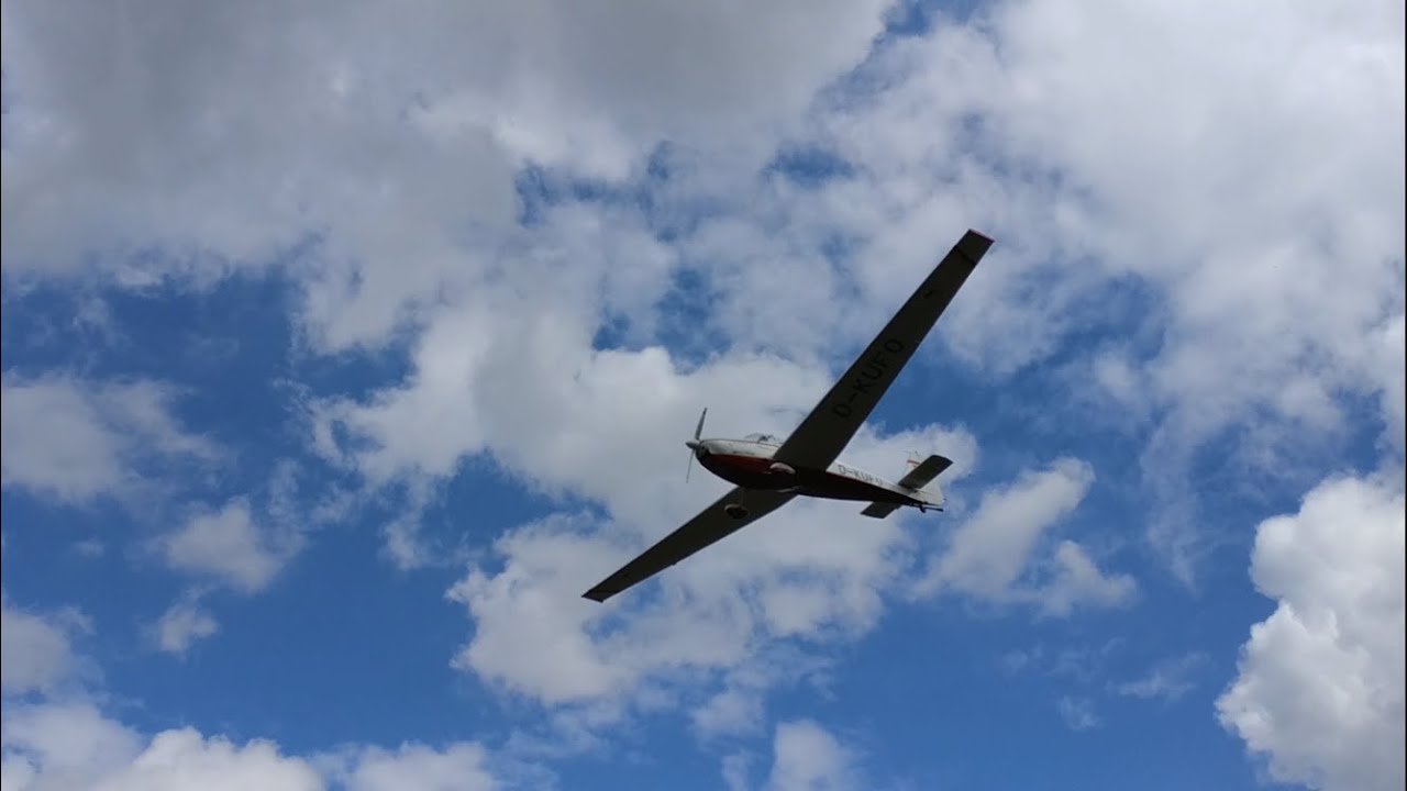 Windenstart Segelflugzeug, Landung Motorsegler Scheibe SF25 Falke ...