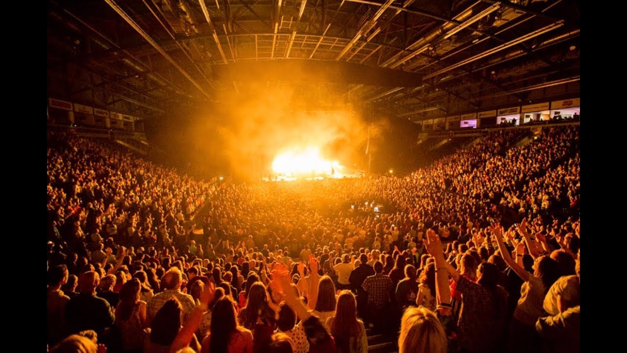 The Celtic Revival Spreads: Belfast SSE Arena Documentary - YouTube