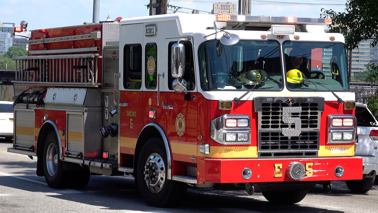 Philadelphia Fire Department Engine 5 Responding - YouTube
