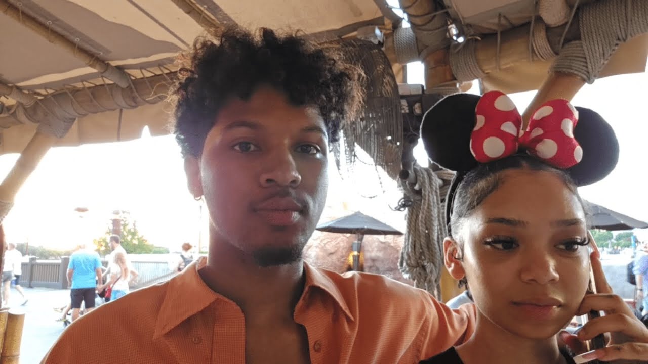 AMARE FROST & JESSIKA THE PRANKSTER GO TO DISNEYLAND - YouTube