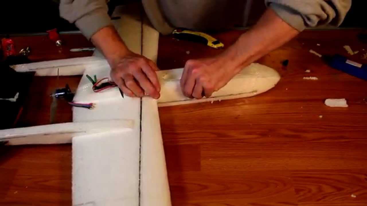 IBCrazy's Banshee (Specter mini) FPV airplane build - YouTube