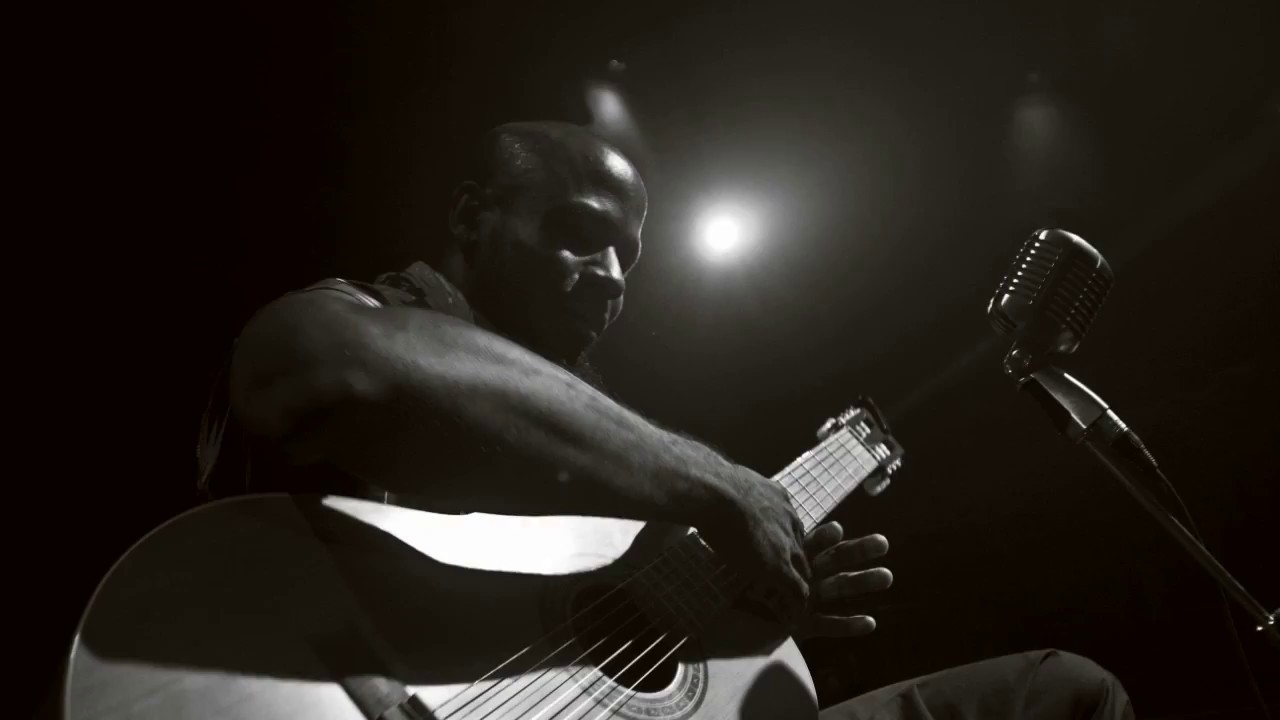 Le R Premier - De la terre à la lune - YouTube