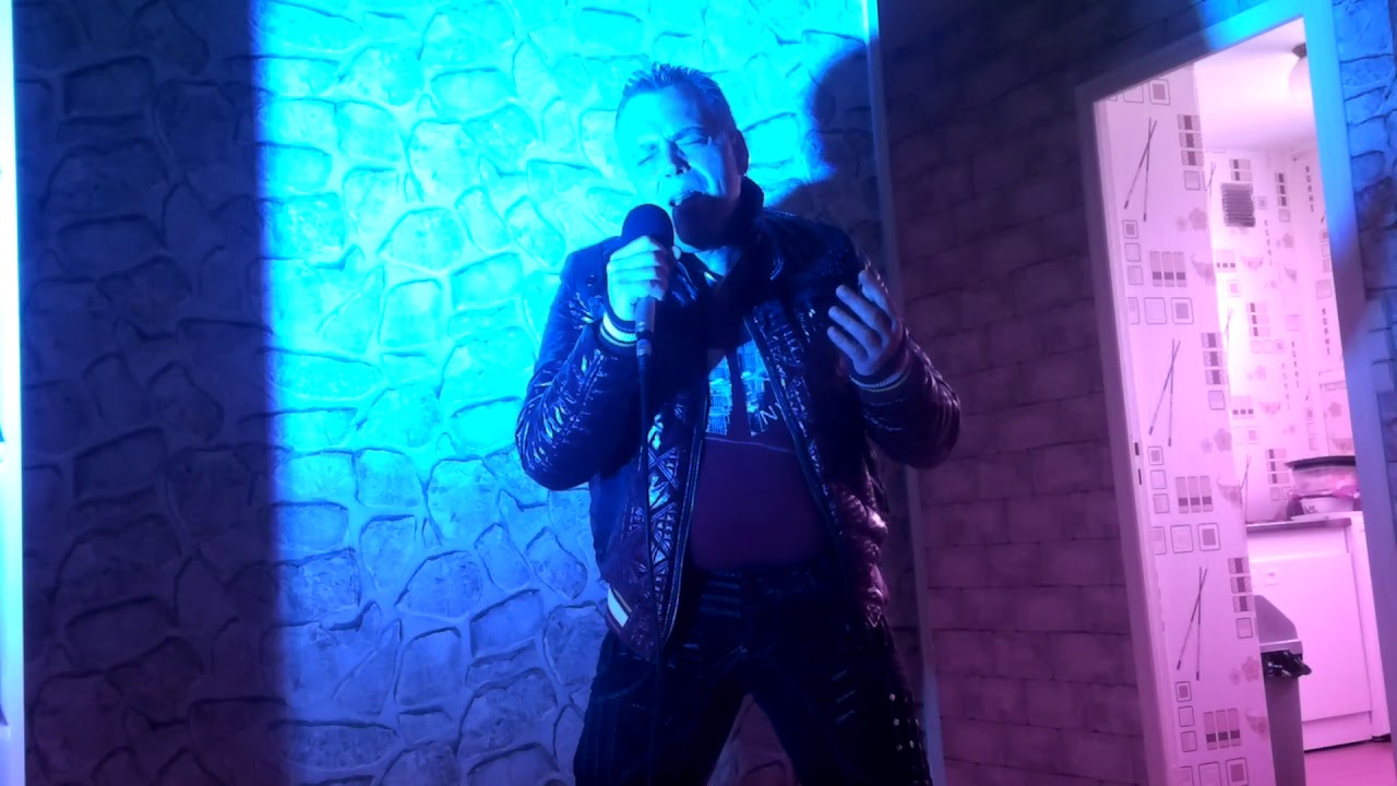 chris chante Calogero Je joue de la musique - YouTube