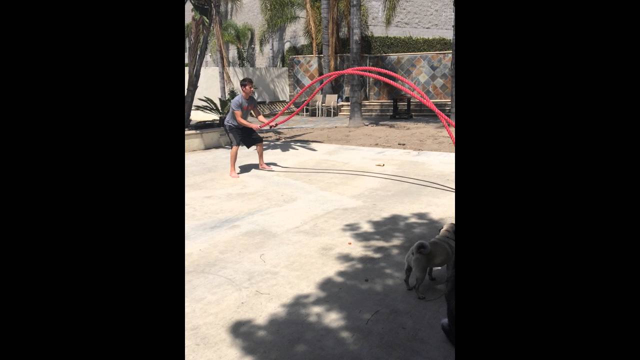 Battle rope two handed waves - YouTube