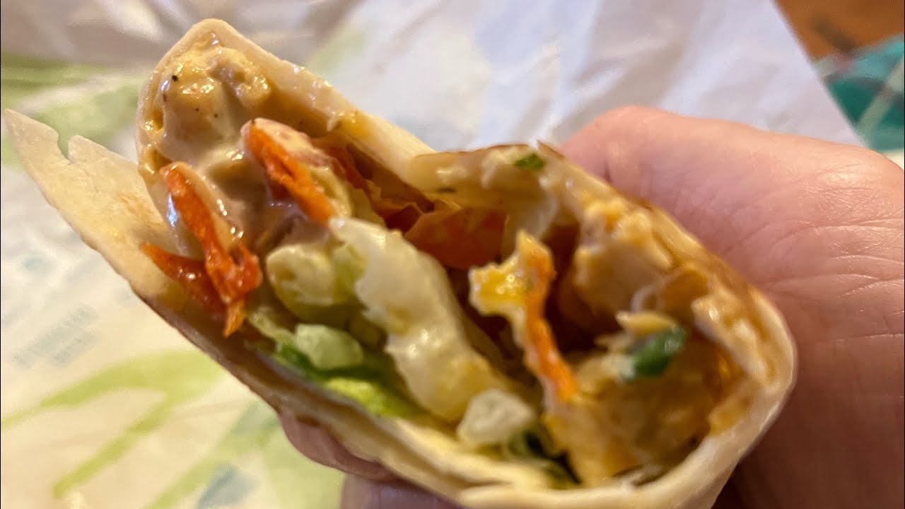 Chipotle 🌶️ Ranch Grilled Chicken Burrito 🌯 🐔 🔔Taco Bell - YouTube