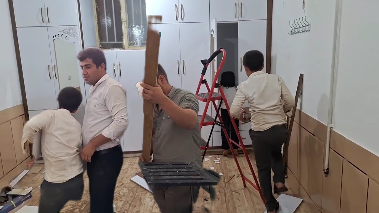 Hassan helps Hamza Ali to provide facilities for his house And he builds a closet - YouTube