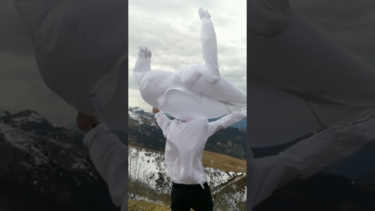 Windy flapping shirt - YouTube