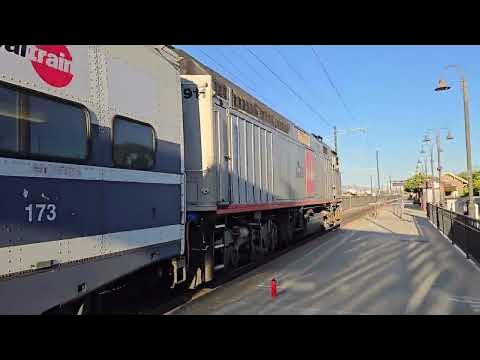 Caltrain JPBX #911 EMD F40PH-2CAT leading Limited #414 at Santa Clara Station #caltrain - YouTube