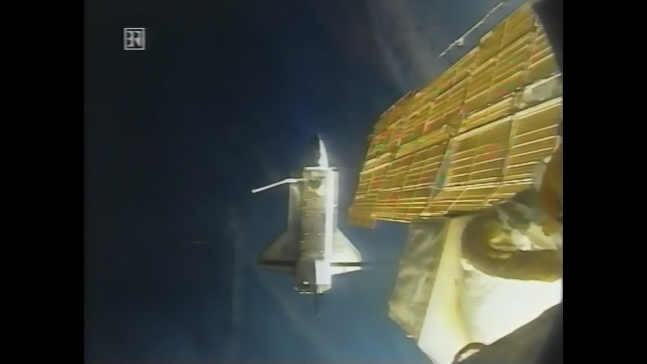Space Shuttle Atlantis STS-74 - Mir Docking Module (1995) - YouTube