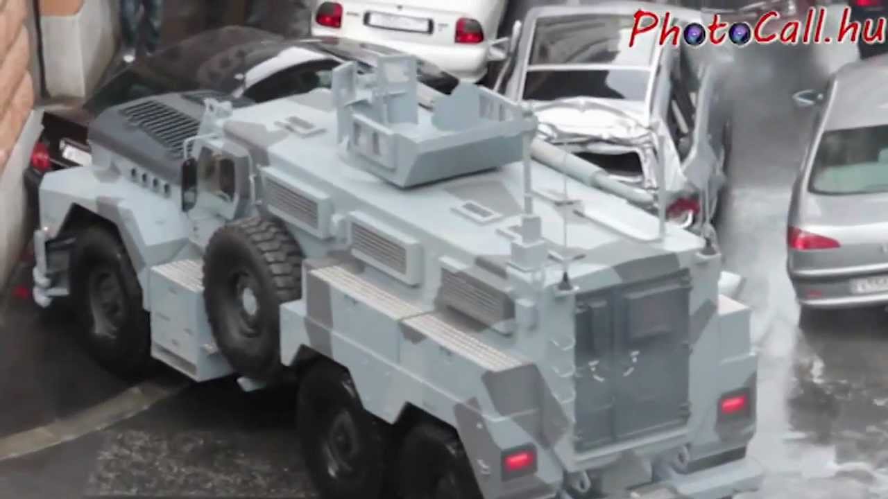 DARTZ Kombat MRAP in Die Hard 5. - A Good Day to Die Hard - car crash ...