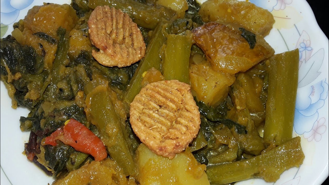 Niramish pui shak chachari/ spinach vegetable curry।pui shaak recipe ...