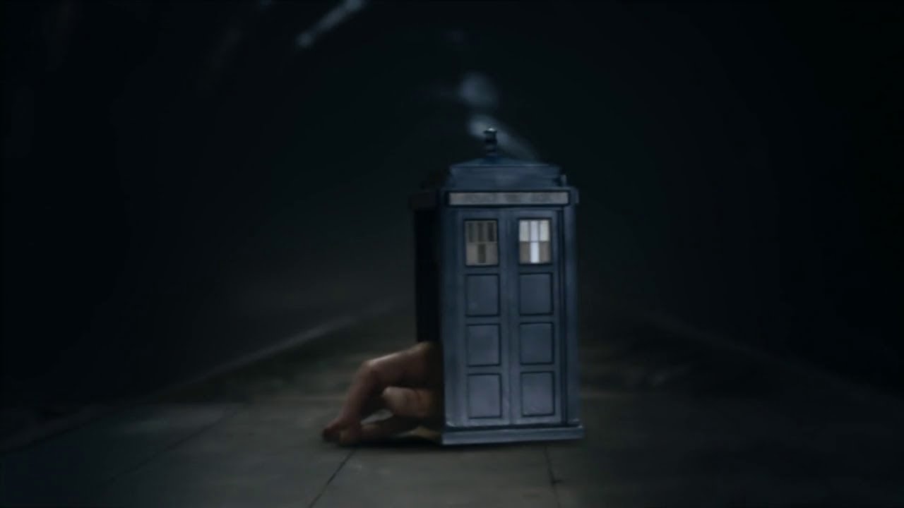 Doctor Who - Flatline - The TARDIS Falls - YouTube