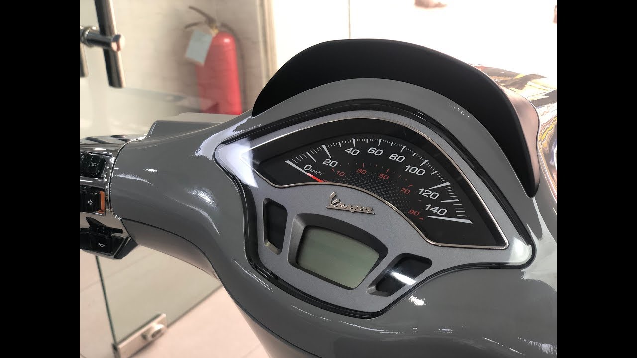 Vespa sprint S Led 2019 - YouTube