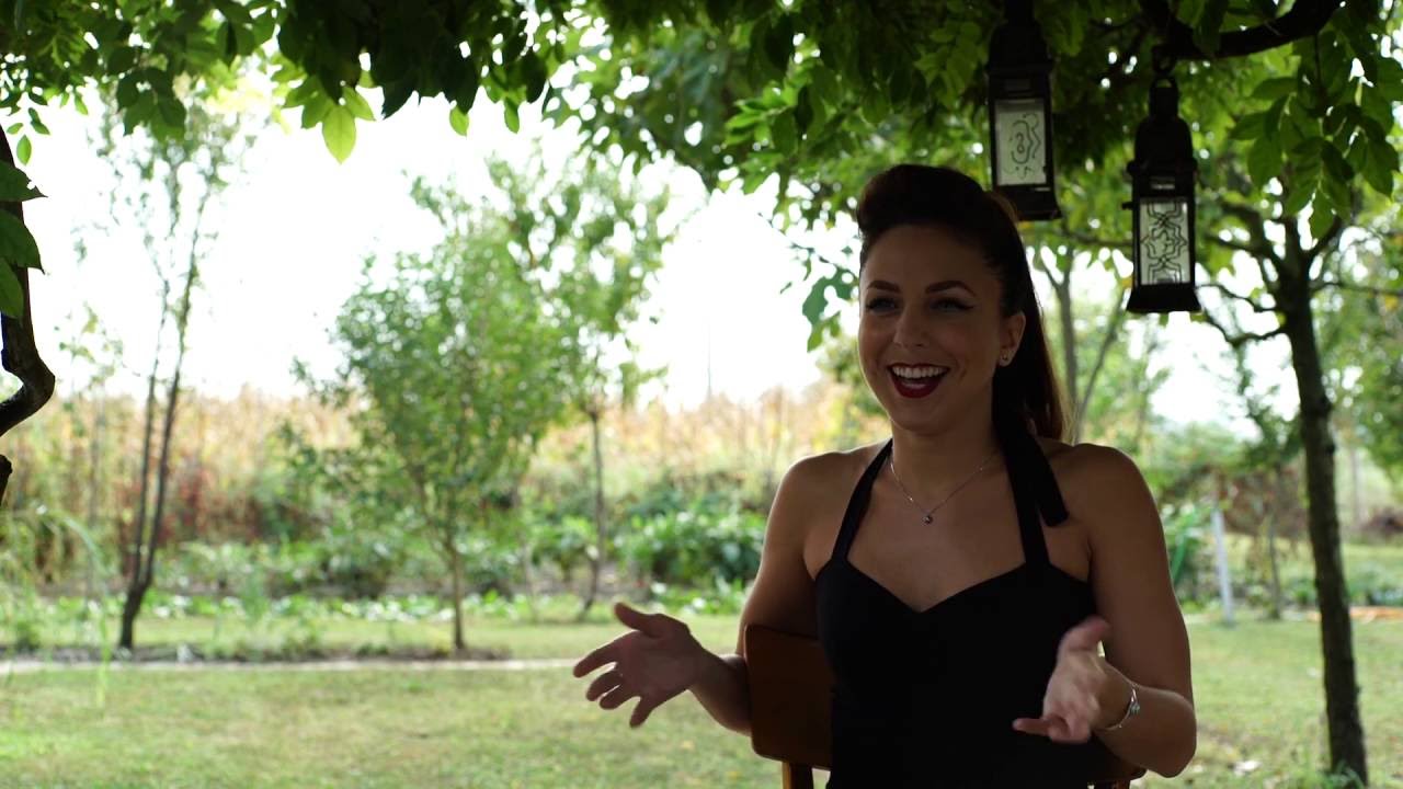 Intervista Jen Razavi & Rumatera - YouTube