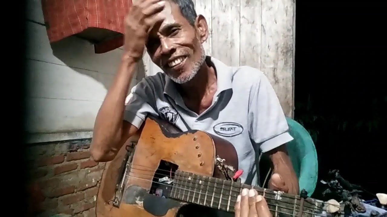 Instrumen Gitar Clasik Pengamen Tua - YouTube