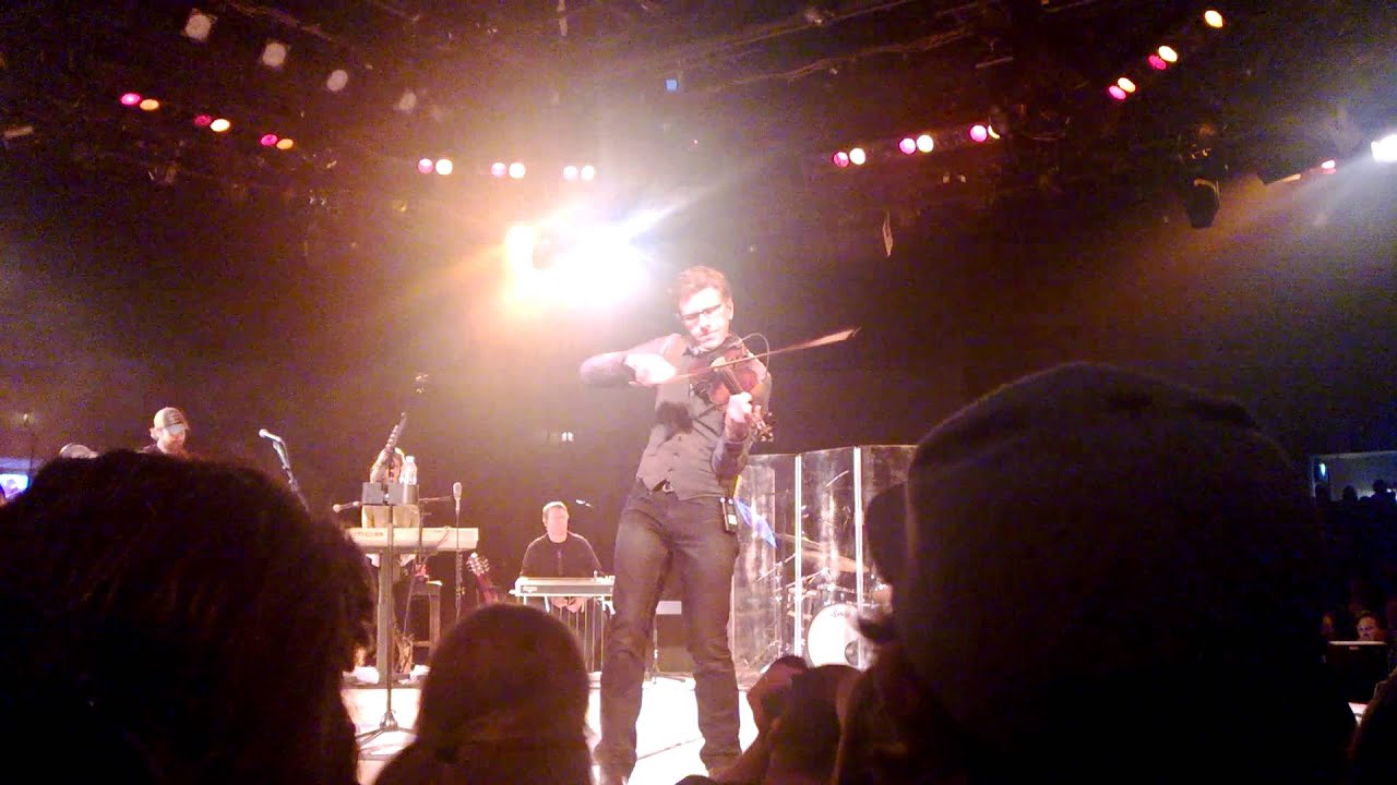 Josh Turners Fiddle Player & James Bond - YouTube