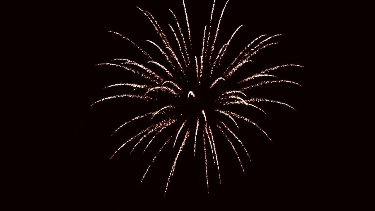 06157 3inch shells Brocade Crown Red Wire Fireworks Xena Vuurwerk - YouTube