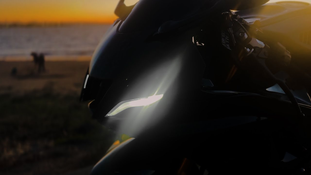 Building an R7 In 10 Minutes - YouTube