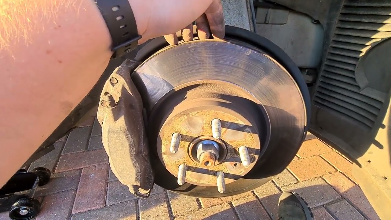 Tesla Model S 2017 100D - UK RHD - Front wheel half shaft play - YouTube