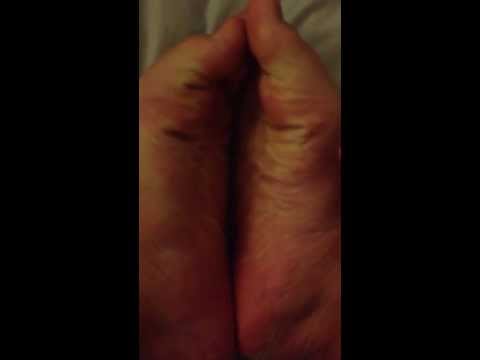Sexy feet if you want to skype to see my feet leave your skype below ( im a guy)