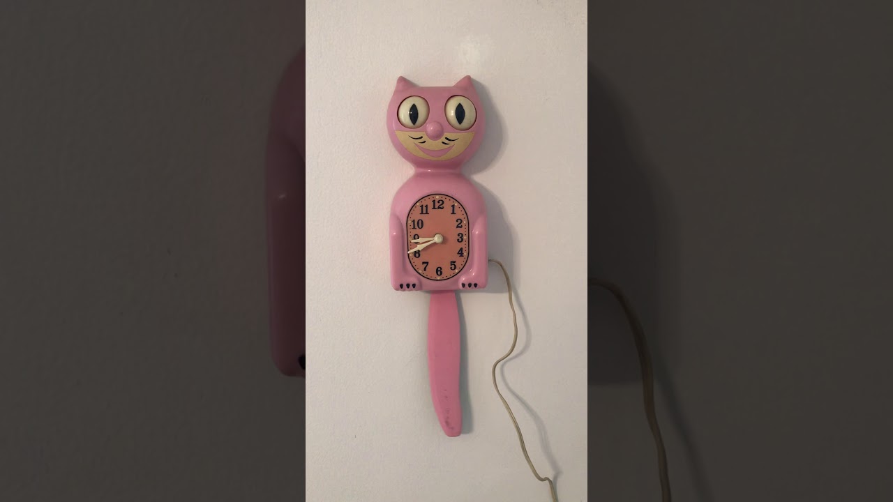 Vintage 1940s kit kat clock - YouTube