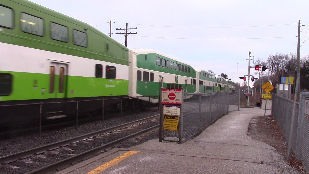 GO Transit train at Rouge Hill station. - YouTube