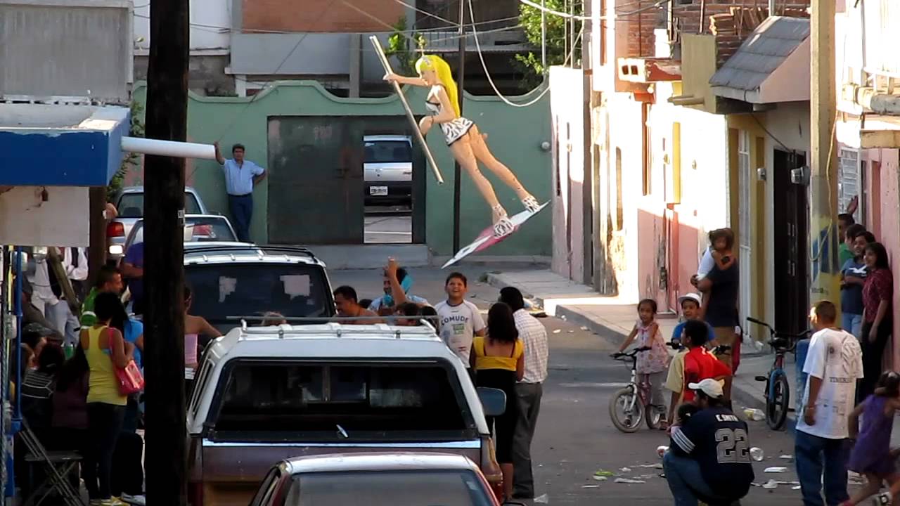 Teibolera piñata!!! - YouTube