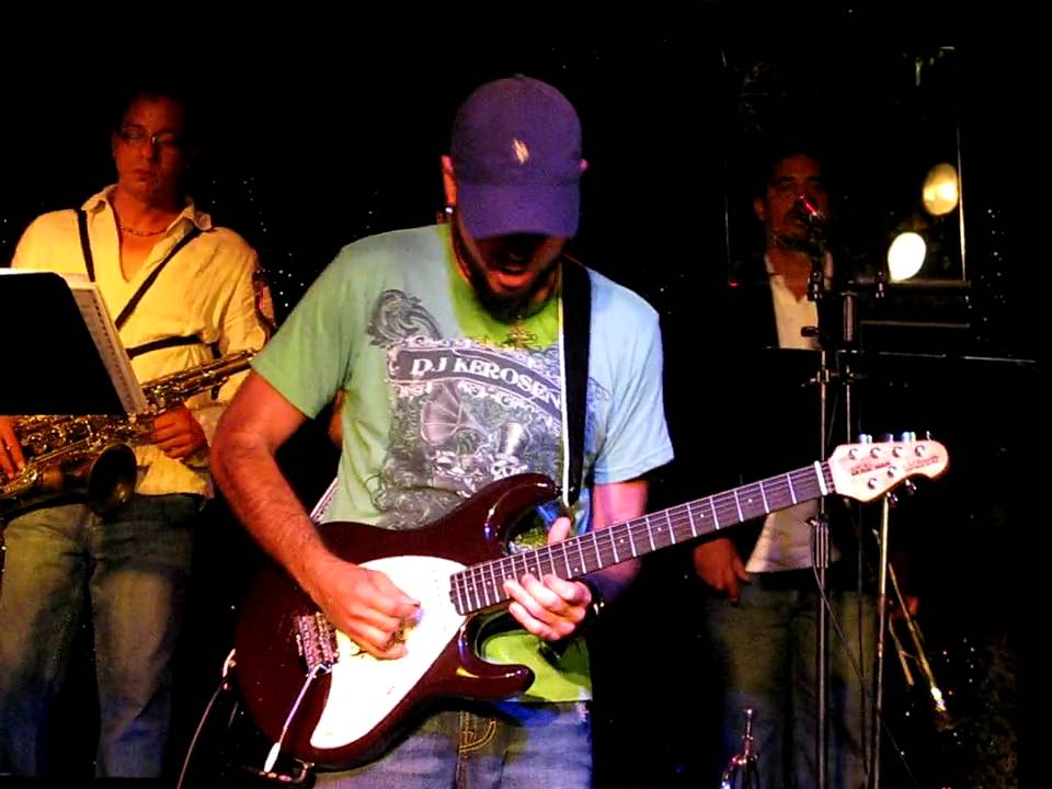 Elmer Ferrer Solo - Live @ Lula Lounge - YouTube