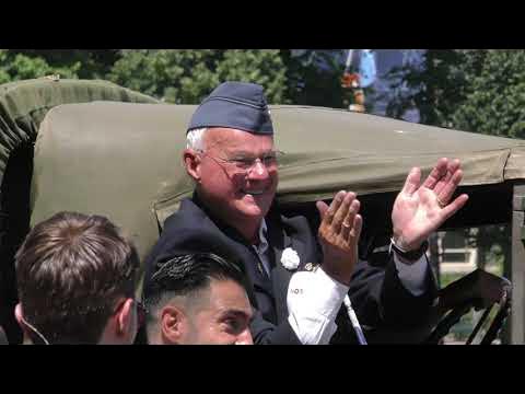 VETERANENDAG defilé verkorte versie zaterdag 24 juni den Haag - YouTube