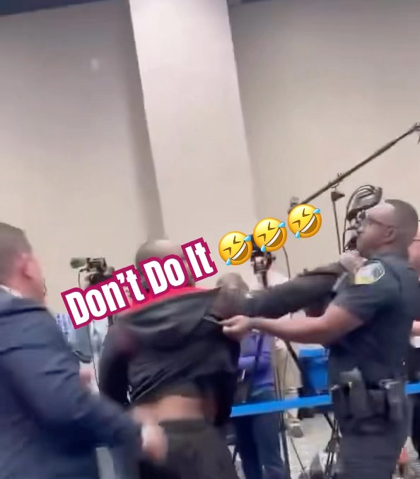 Stop resisting sir🤣🤣🤣 #entertainment #reactionvideo #shorts - YouTube