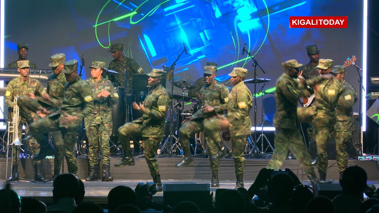 #Ubutwari2025: Dore udushya, RDF Band yataramiye abitabiriye igitaramo ...