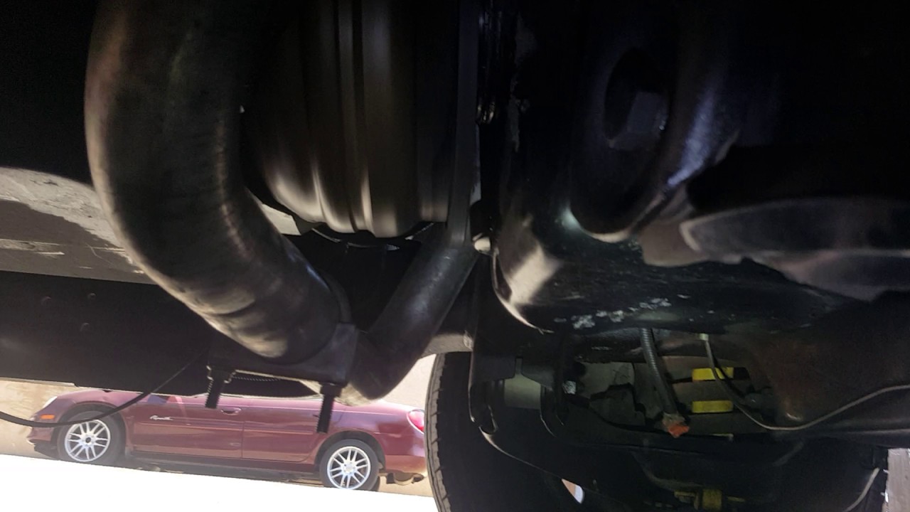 Motor rattle by flex plate? 6.5 - YouTube