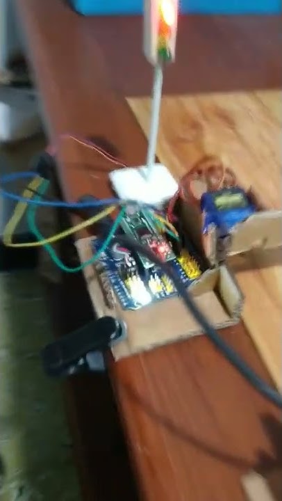 🚧 🚦 Brazo automatico con semáforo, sensor ultrasonico HC SR04, servomotor y Arduino - YouTube