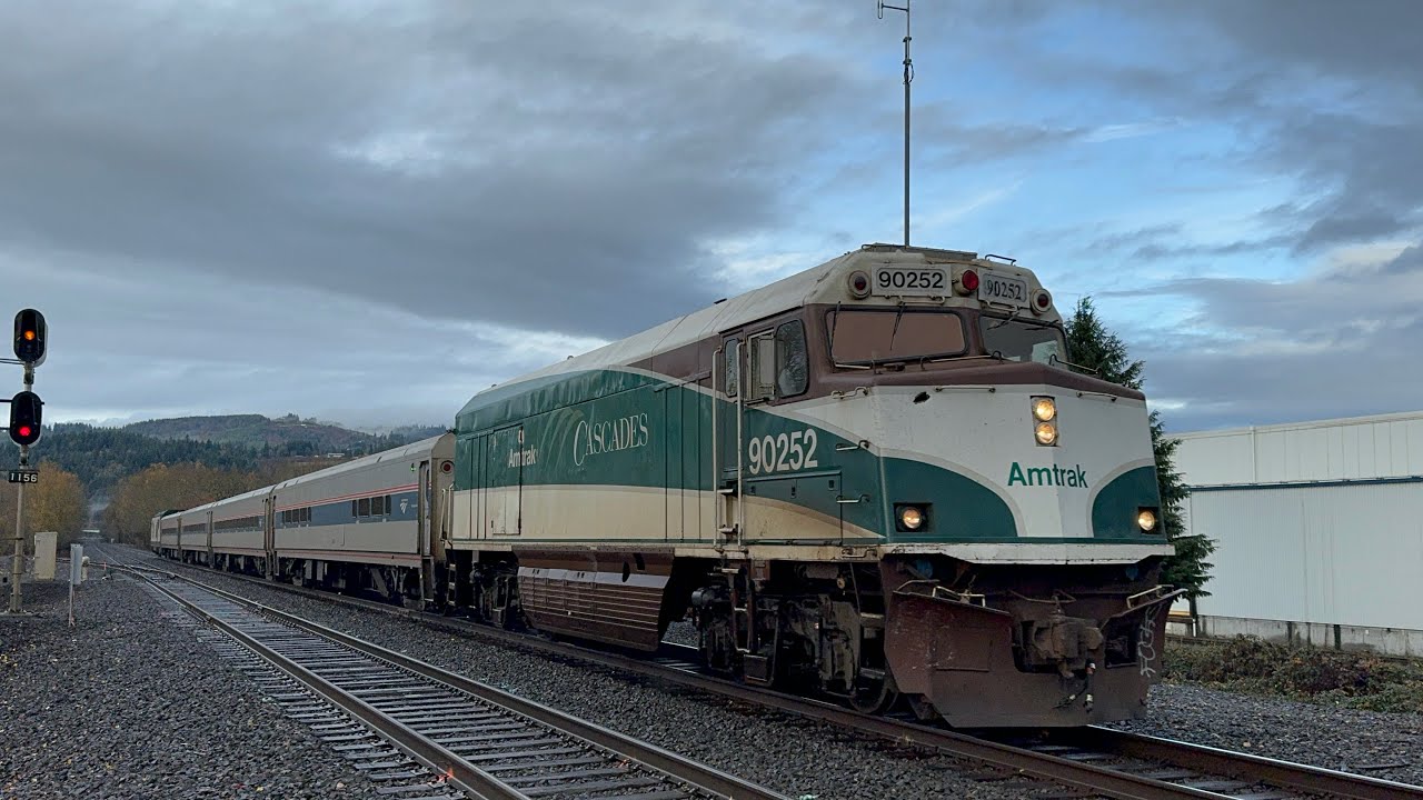 90252 leads train 517 through Woodland Washington with SWEET fixed K5LA ...