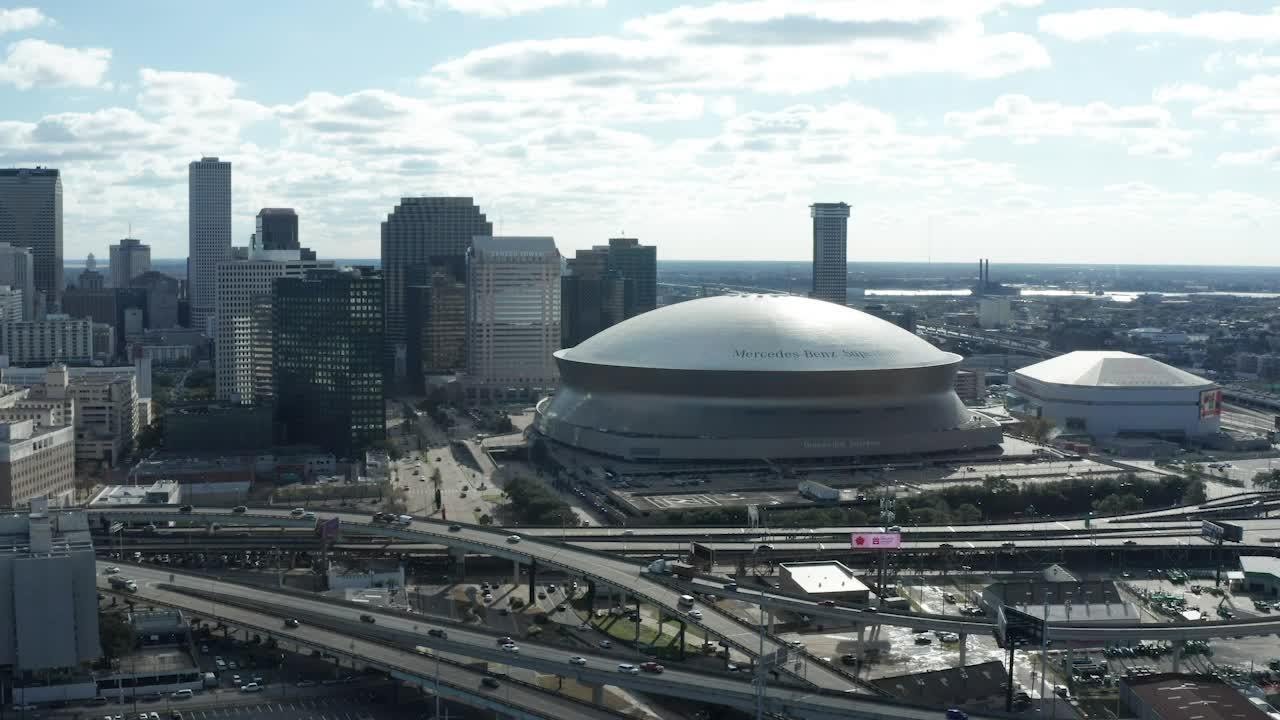 Louis Armstrong New Orleans International Airport (MSY) Terminal ...
