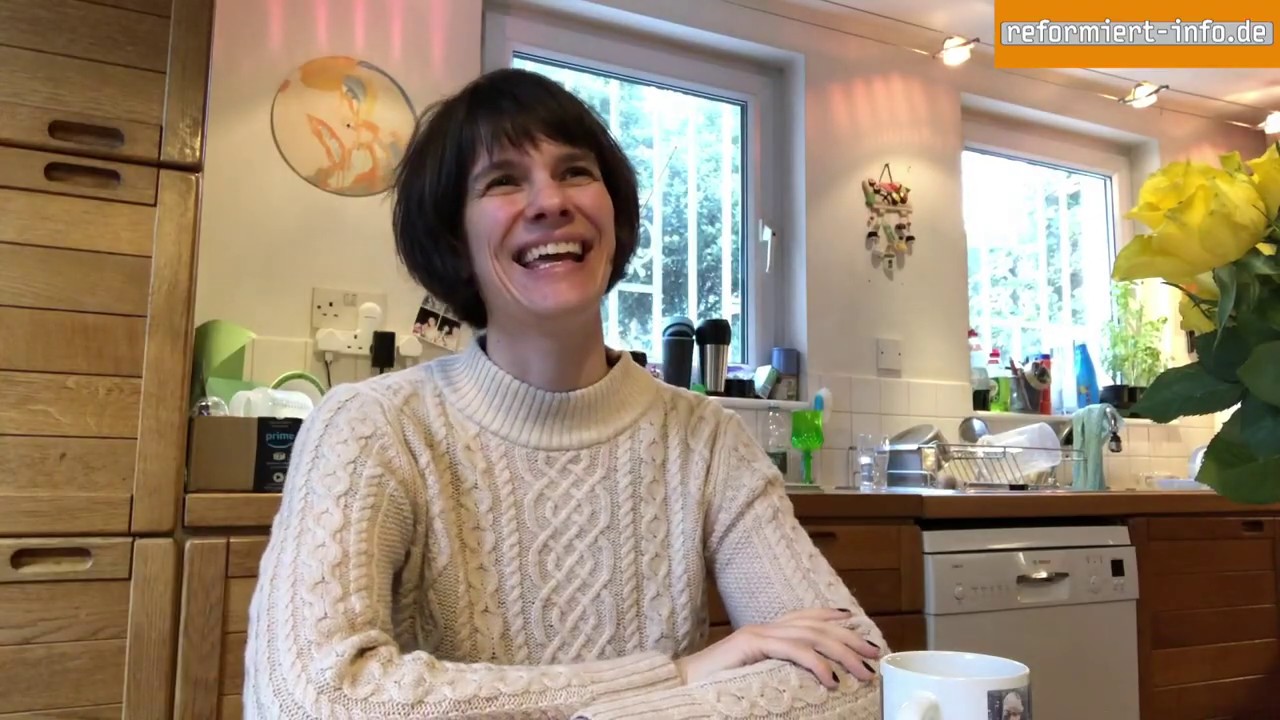 Auf einen Kaffee mit ... Carla Maurer (Swiss Church London) - YouTube