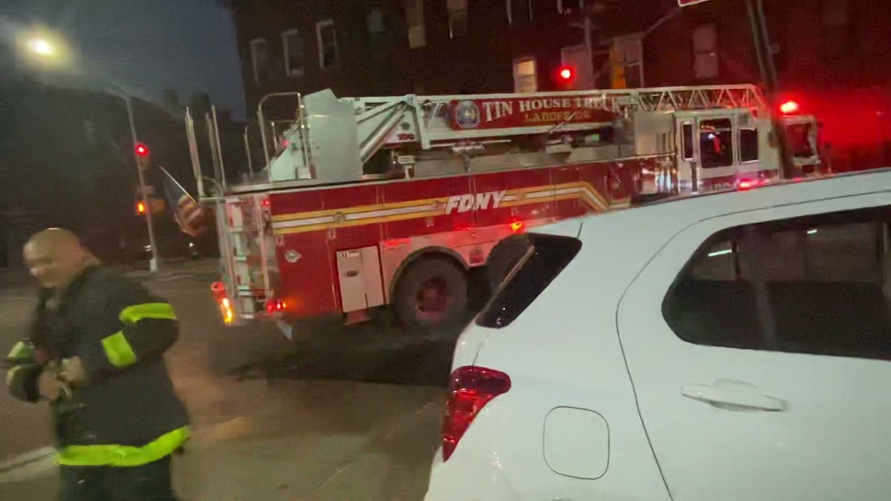 FDNY LADDER 176 RETURNING HOME - YouTube