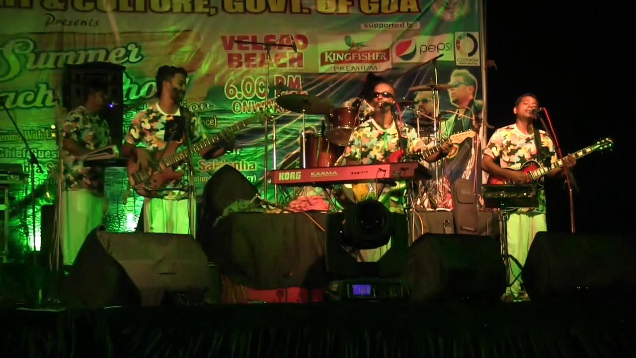 Goan Band " Double R " - LIVE - VELSAO SUMMER BEACH SHOW 2017. - YouTube