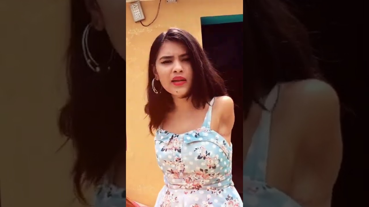 Classic Amputee- Armless DSD Amputee Woman - No Arms Amputee Girl ...