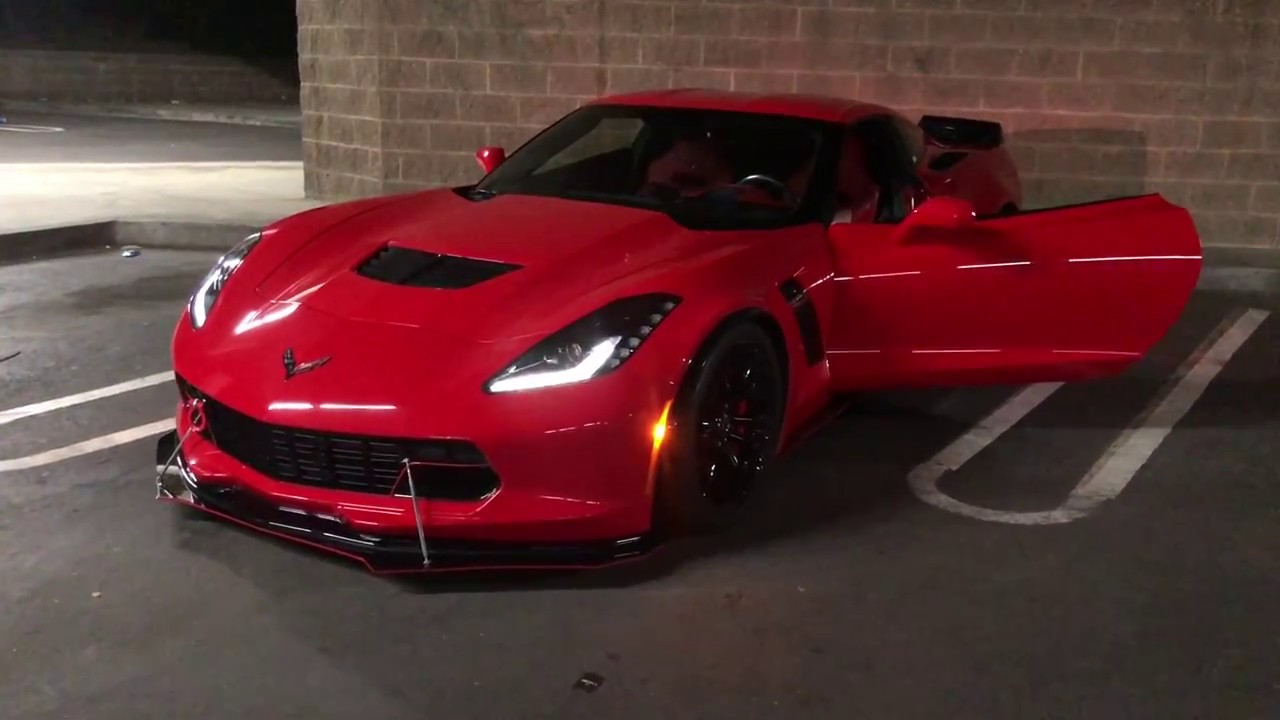 Red C7 Z06 space coupe - YouTube