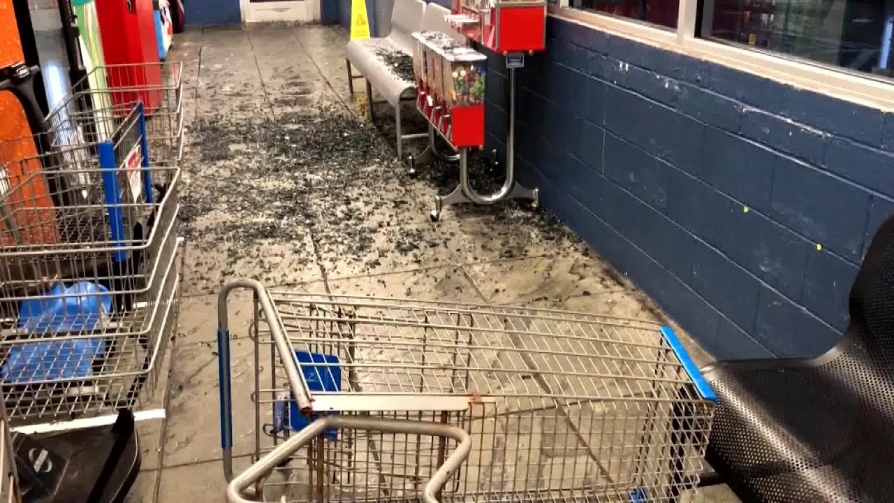 Mississippi Walmart Storm Damage - YouTube