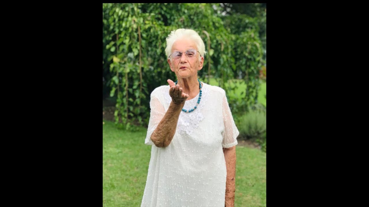 Troosdiens Lizzie van Zyl 14 April 2025 - YouTube